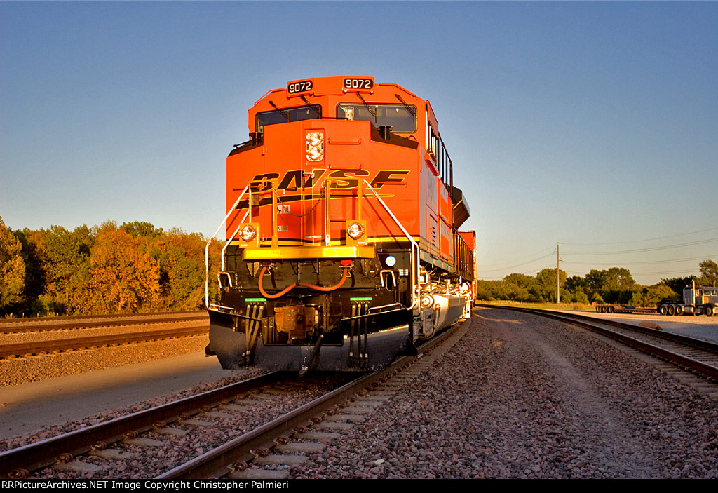 BNSF 9072